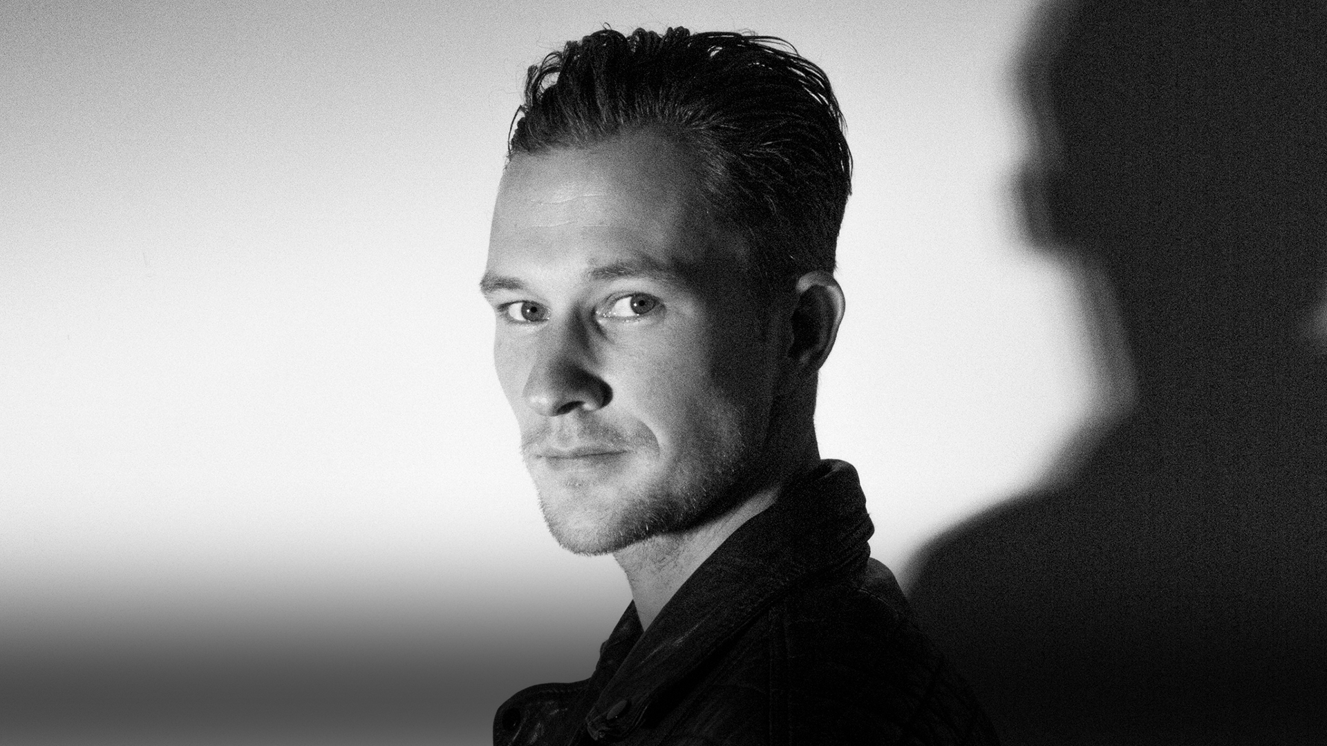 Dennis Storm verruilde tv-carrière voor minimalistisch bestaan - Pauw ...